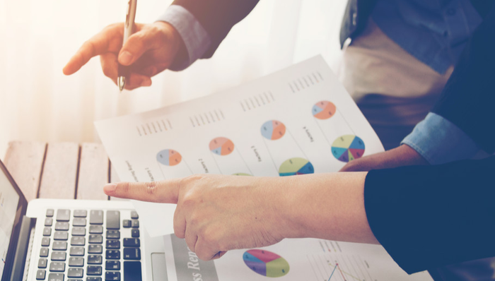 光伏、电池板块逆势走强，碳中和ETF（159790）涨超1%，福斯特大涨6%|界面新闻