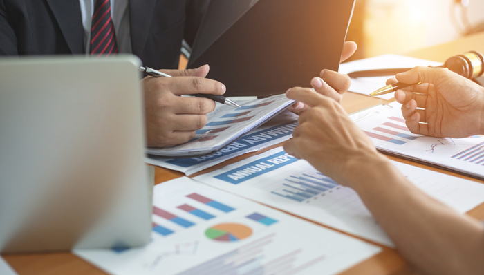 港股通消费ETF（513960）大涨5%，小鹏汽车-W涨12.84%|界面新闻