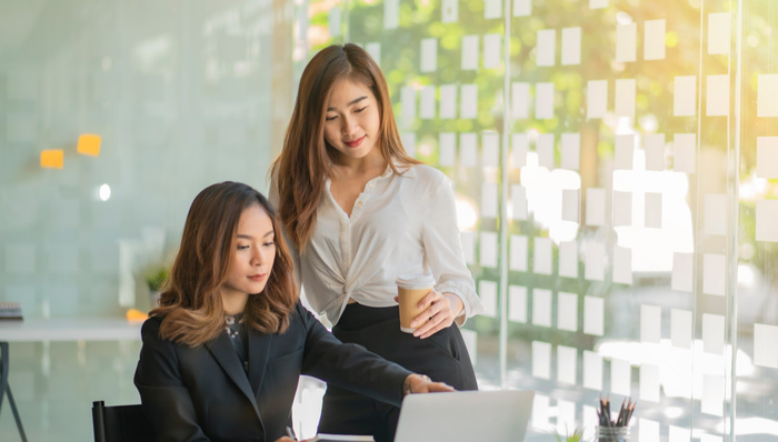 光伏概念股大爆发，碳中和ETF（159790）涨超2%，爱旭股份涨停|界面新闻