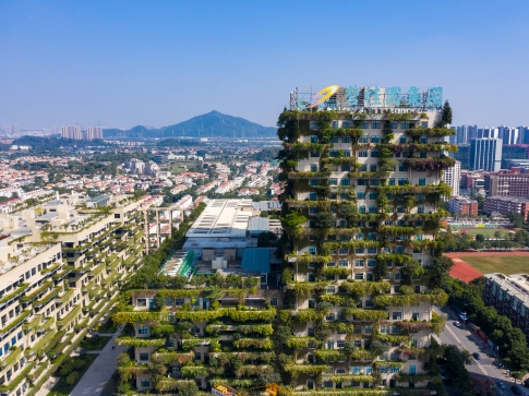 地产股大面积飘绿，地产ETF（159707）续创阶段新低！机构：地产继续下降空间有限|界面新闻